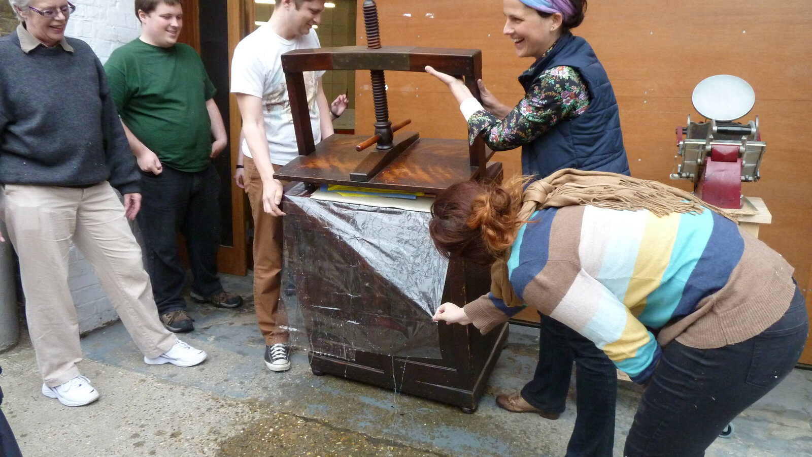 Papermaking class with Chris Gibbs at the London Center for Book Arts