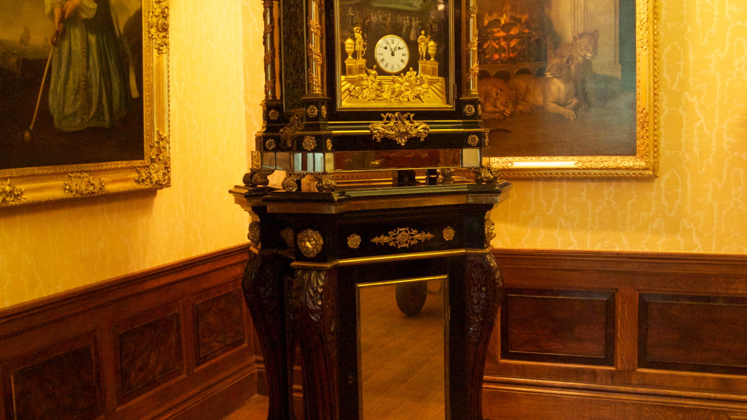 Conservation of the Pyke Clock wooden case